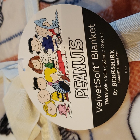 Peanuts | Bedding | Peanuts Snoopy Twin Throw Blanket Nwt | Poshmark